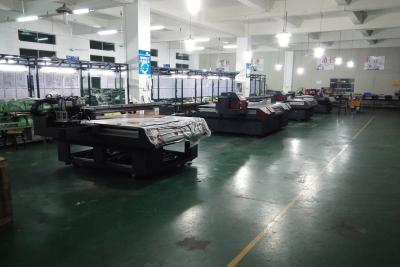 China Plexiglas / Glass / Ceiling  UV Flatbed Printing Machine Curve and Density Adjustment for sale
