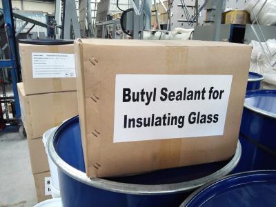 China Insulating Glass Primary Sealing Butyl Sealant 6 / 4 / 2Kgs / Block for sale