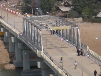 China Cable Stayed Modular Steel Pedestrian Bridge Heavy Loading For Delta for sale