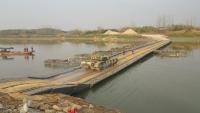 China Pontoon Shape Depth 0.8m Ferrying Rafts Military Pontoon Bridge Fast Erectiion for sale