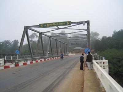 China Galvanized Prefabricated Steel Truss Pedestrian Bridge for sale