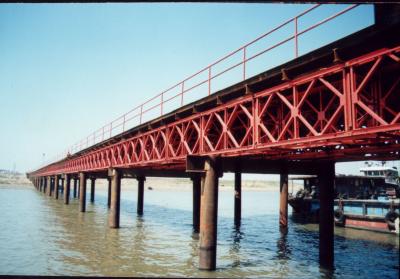 China Highway Grade Heavy Duty Modular Steel Bridge For Concrete Decks for sale