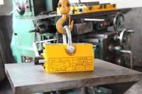China 92X67mm Lifting Magnets 100kg 600kg 1000kg 3000kg Manual Permanent Magnetic Lifter for sale