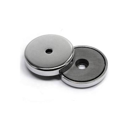 China ±1% Ferrite Magnetic Fastener Round Base Pot Magnet for General Tools Instruments for sale