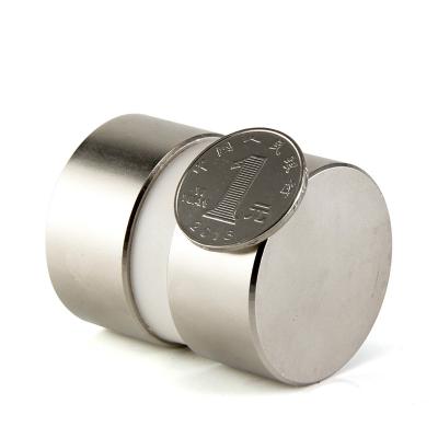 China Industrial Magnet Strong Permanent N52 Neodymium Magnet Disc with ISO9001 for sale