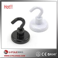 China Powerful Ferrite Magnetic Hooks For Hanging In White And Black for sale