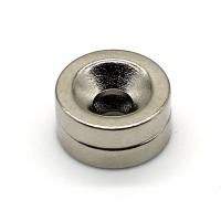China 80-220 Degree Centigrade Round Disc Neodymium Magnet N52 NdFeB with Countersunk Hole for sale