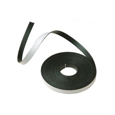 China Self-Adhesive Rubber Magnet Tape for Customized Flexible Magnetic Tape Attachment for sale