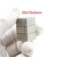 China Rectangular Thin Magnet 20x10x3mm 3.3kg Force for Max Working Temperature 80 Centigrade for sale