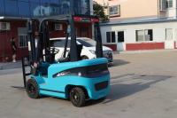China 1.5 Ton Electric Forklift 1500kg Capacity Pneumatic Tire Compact with Hydraulic Electromagnetic Brake for sale