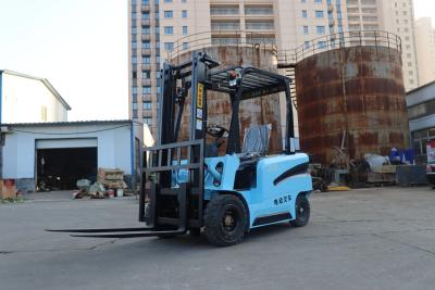 China 3 Ton Electric Forklift 6M Lift Height AC Controller 60V Onboard Charger Lithium Battery for sale