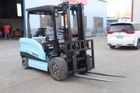 China 3 Ton Electric Forklift 6M Lift Height AC Controller 60V Onboard Charger Lithium Battery for sale