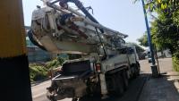 China 300KW Zoomlion Concrete Boom Truck , Boom Pump Truck Well Maintenanced for sale