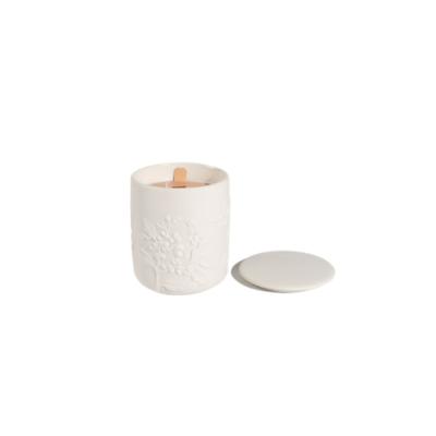 China Natural Soy Wax Scented Candle 200g Ceramic Jar Wood Wick Air Freshener Non Toxic for sale