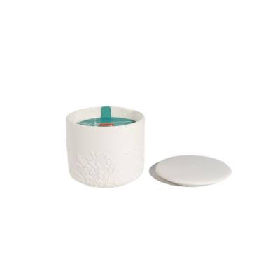 China 350g Green Ceramic Jar Scented Soy Candle 40H Burning Time Wood Wick Fragrance for sale