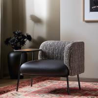 China Modern Minimalist Single Sofa Chair with Latex Cushion and Wooden Armrest for Living Room for sale
