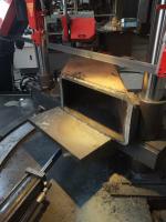 China Horizontal 3kw Cutting 300mm Diameter Semi Automatic Bandsaw Machine for sale