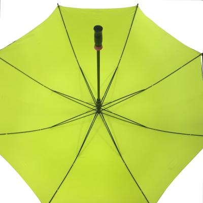 China Windproof Black Compact Golf Parasol / Compact Golf Raincoat With Straight Handle for sale