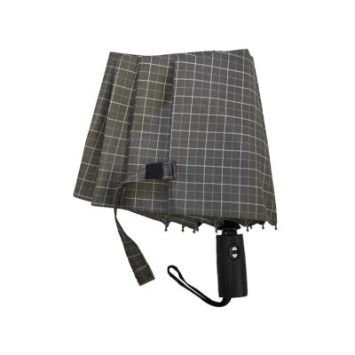 China Automatic 3 Folding Travel Umbrella 23 Inch 8 Ribs Metal Shaft Fiberglass Frame Auto Open Close for sale