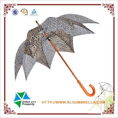 China Women's Leopard Print Color Change Umbrella with Wooden J Handle 8mm Metal Shaft for sale