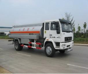 China 12.3 Cubic Meters Liquid Tanker Truck , Commercial Petroleum Tanker Trucks for sale