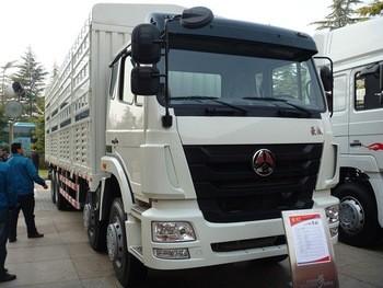 China SINOTRUK HOHAN 8X4 Heavy Cargo Truck in White , 50 Ton Load Capacity for sale