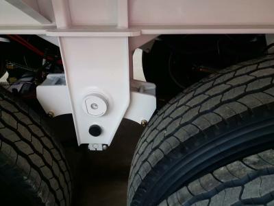 China Sinotruk Cimc 40 Ft Van Type Container Box Semi Trailer Trucks With Rear Door 4 Axles for sale