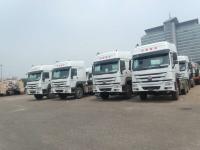 China Sinotruck Howo 336 371 420 hp Tractor Head 6X4 6x2 10 Wheel Truck,White color for sale