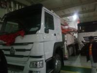 China Sinotruk 6 x 4 38m 39m  Howo Concrete Pump Truck 336hp With 10 Wheel White Color for sale