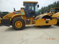 China XS223JE Road Maintenance Machinery / Road Compactor Single Drum Vibratory Roller for sale