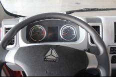 China Euro 2 International Light Duty Commercial Trucks 12 Tons Light Duty Cargo Truck 95 km / h for sale