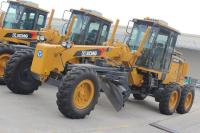 China Compact GR135 130HP 11000kg Tractor Road Grader , Small Motor Grader for sale