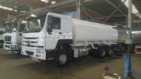 China 8x4 HOWO Heavy Duty Chemical Liquid Tanker Truck 11990 × 2500 × 3563 Overall Dimension for sale