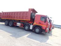 China Ventral Lifting Sinotruk 8x4 Heavy Duty Dump Truck 300L With Locking Fuel Cap for sale