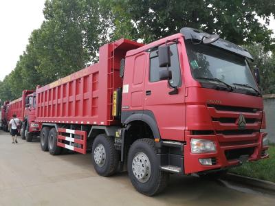 China Ventral Lifting Sinotruk 8x4 Heavy Duty Dump Truck 300L With Locking Fuel Cap for sale