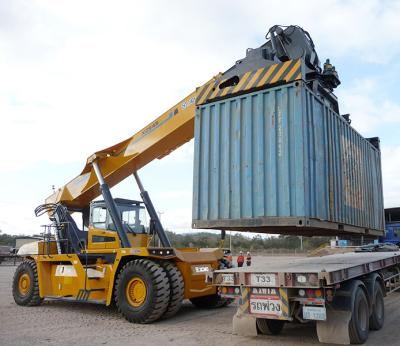China Diesel Engine 45 Ton Port Reach Stackers / Container Reach Stacker XCS45 for sale