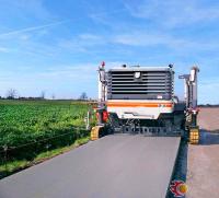 China Asphalt Concrete Paver Machine, Model RP403 4.2m Paving Width , 12t Bucket Volume for sale