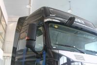 China HOWOA7 371 hp Engine And Two Sleepers Tractor Head Truck Right Hand Driving Type for sale