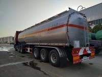 China 4x2 8000 Liters Capacity 3.856L Engine Liquid Tanker Truck Steering Wheel White Color for sale