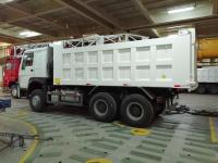 China SINOTRUK HOWO Heavy Duty Truck Trailers 371hp 6x4 8545*2496*3450mm for sale