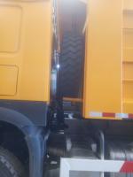 China Ventral Lifting Commercial Sinotruk Howo Dump Truck 40 Ton 5400 * 2300 * 1500mm bucket Body for sale