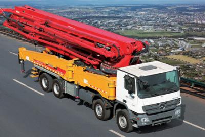 China Hydraulic Oil Cooling Cement Pump Truck Germany HBC Remote Control for sale