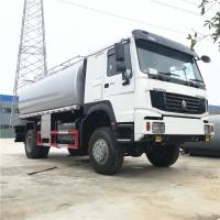 China Sinotruk HOWO 4x4 Fuel Tank Truck , High Suspension Water Tank Truck 12-15m3 for sale