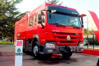 China Commercial Fire Fighting Trucks , 7m3 Water Tank Foam 5T - 50T Capacity Red Color  6x4 howo chasiis for sale