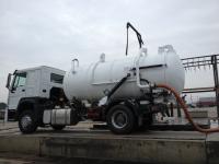 China Self Dumping Sanitation Garbage Truck Sinotruk Howo 4x2 336hp 6M3 With Front Lifting For City Cleaning for sale