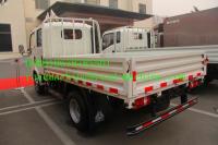 China 140hp 160hp 4 X 2 Light Duty Commercial Trucks , Four Cylinder Transport Truck for sale
