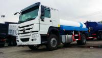 China 10000 Liters Fuel Oil Liquid Tanker Truck Howo 4x2 6 Wheels RHD / LHD for sale