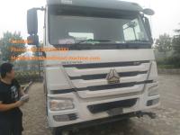 China Large Liquid Tanker Truck , Sinotruk Howo7 Oil Tank Truck 20 - 25m3 With Pipe And Pump 6x4 for sale