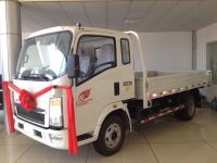 China New Sinotruck 4 X 2 Light  Duty Commercial Trucks Loading 8 Ton Cargo truck for sale