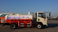 China Sinotruk New 4 Wheels 5-6CBM LHD 4X2 Sewage Vacuum Truck Combination Sewer Cleaning Truck for sale